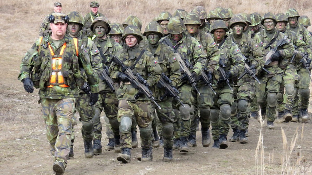 Válka za dveřmi: Česko se musí připravit na nejhorší, říká generál