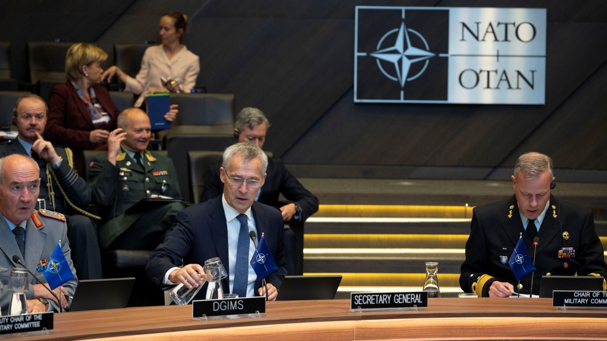 NATO v přímém přenosu sledovalo dopad raket v Polsku. Nic neudělali