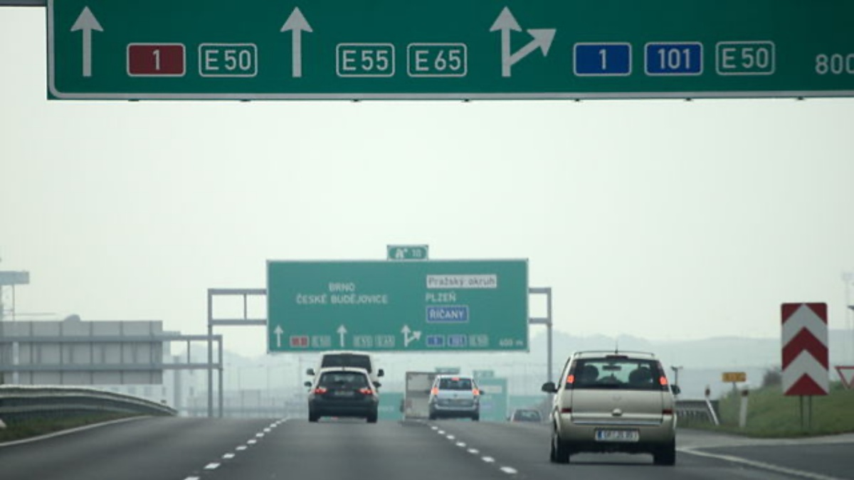 Dálniční známky drží ceny; jsou ale pouze digitální